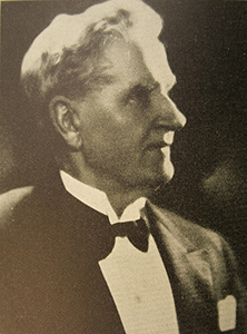 Žurnāls: Kristaps Valters: senatora amats kā pilsoņa pienākums un ...